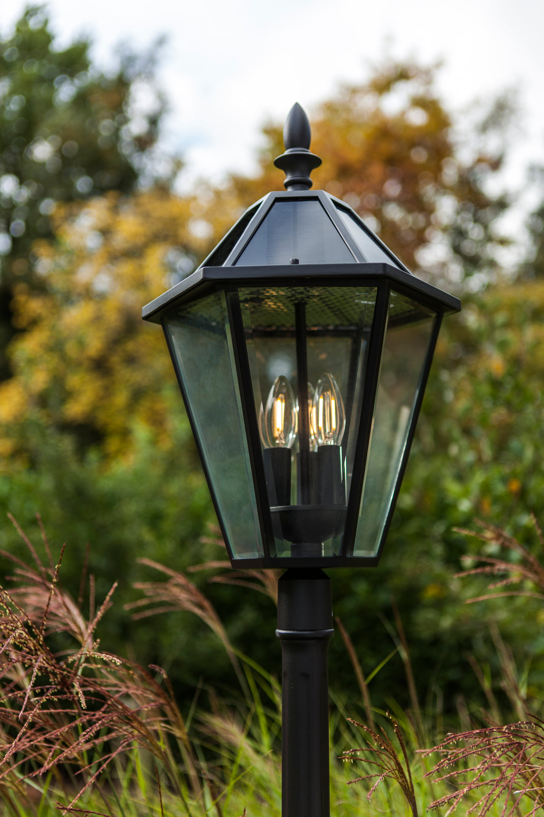 LUTEC-LONDON One-Head LED Outdoor Solar Powered Post Light