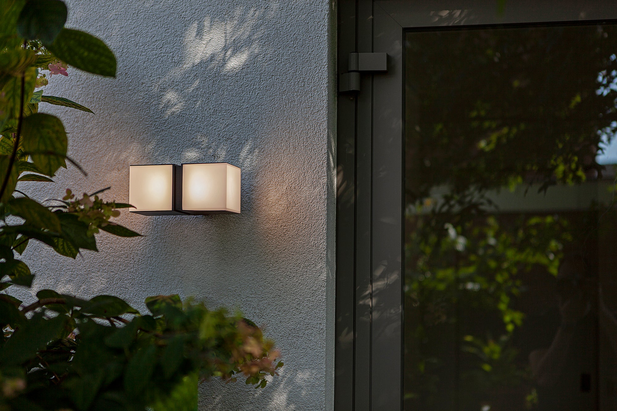 Lutec Cuba LED Wall Light with Rotatable Head – LUTEC
